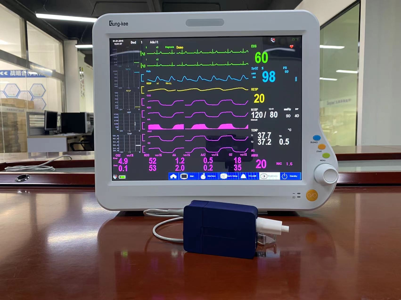Moniteur cardiaque portatif d'ICU, moniteur patient de paramètre multi ...